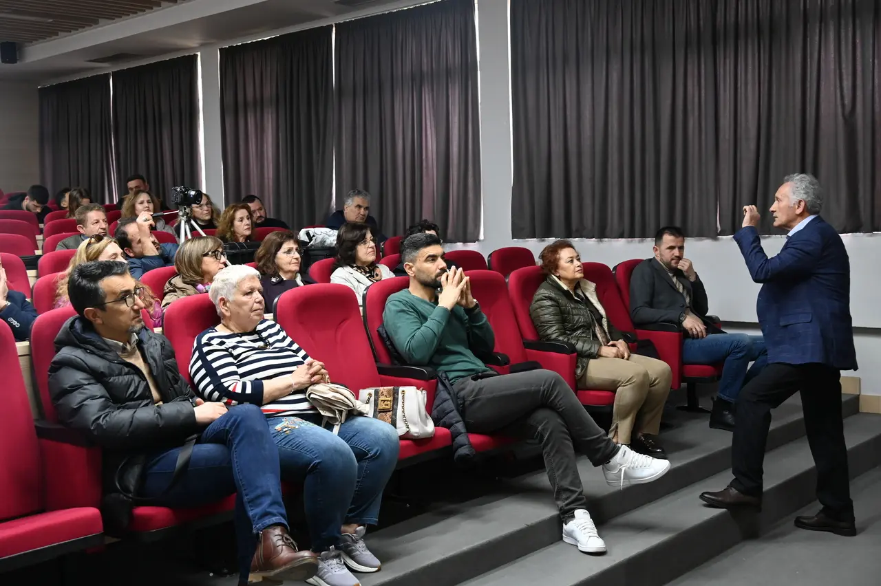Rexhep Uka at AUT: Lecture on Plant Protection and Integrated Pest ...